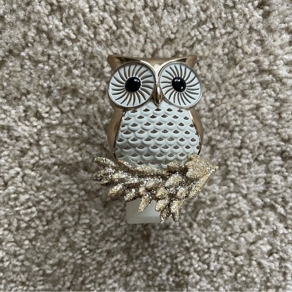 Bath & Body Works | Accents | Owl Wallflower Plug | Poshmark